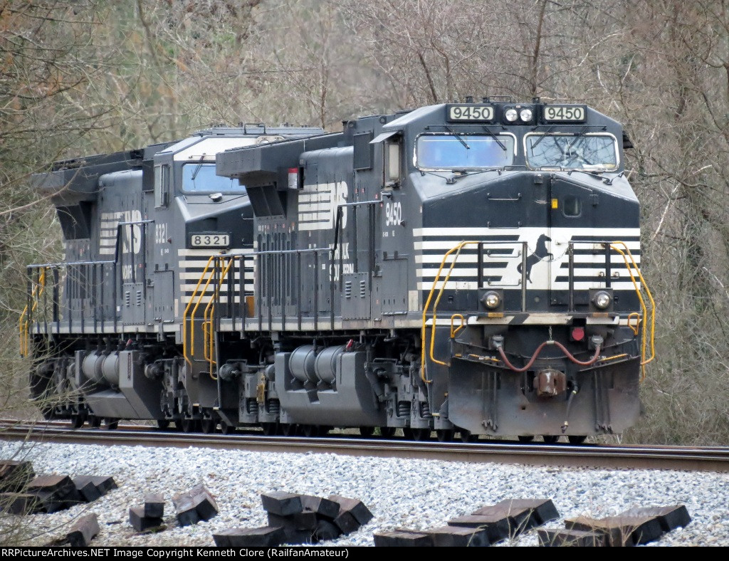 NS 9450 (C40-9W) and NS 8321 (C40-8W) Parked